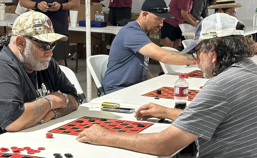 Checkers and Dominoes - Biskinik